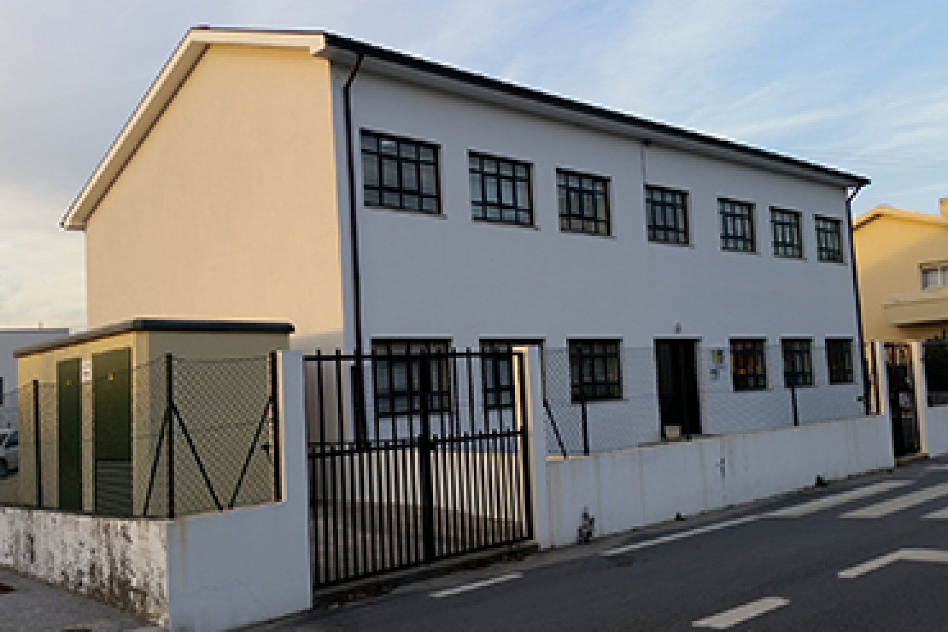 Lar da Associação para o Desenvolvimento Integral de Lordelo Paredes ...